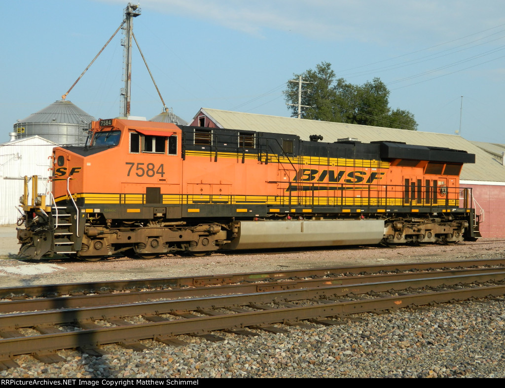 BNSF 7584 Parked